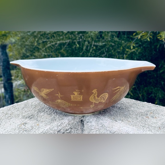 Pyrex | Kitchen | Vintage Pyrex Model 444 4qt Cinderella Mixing Bowl ...